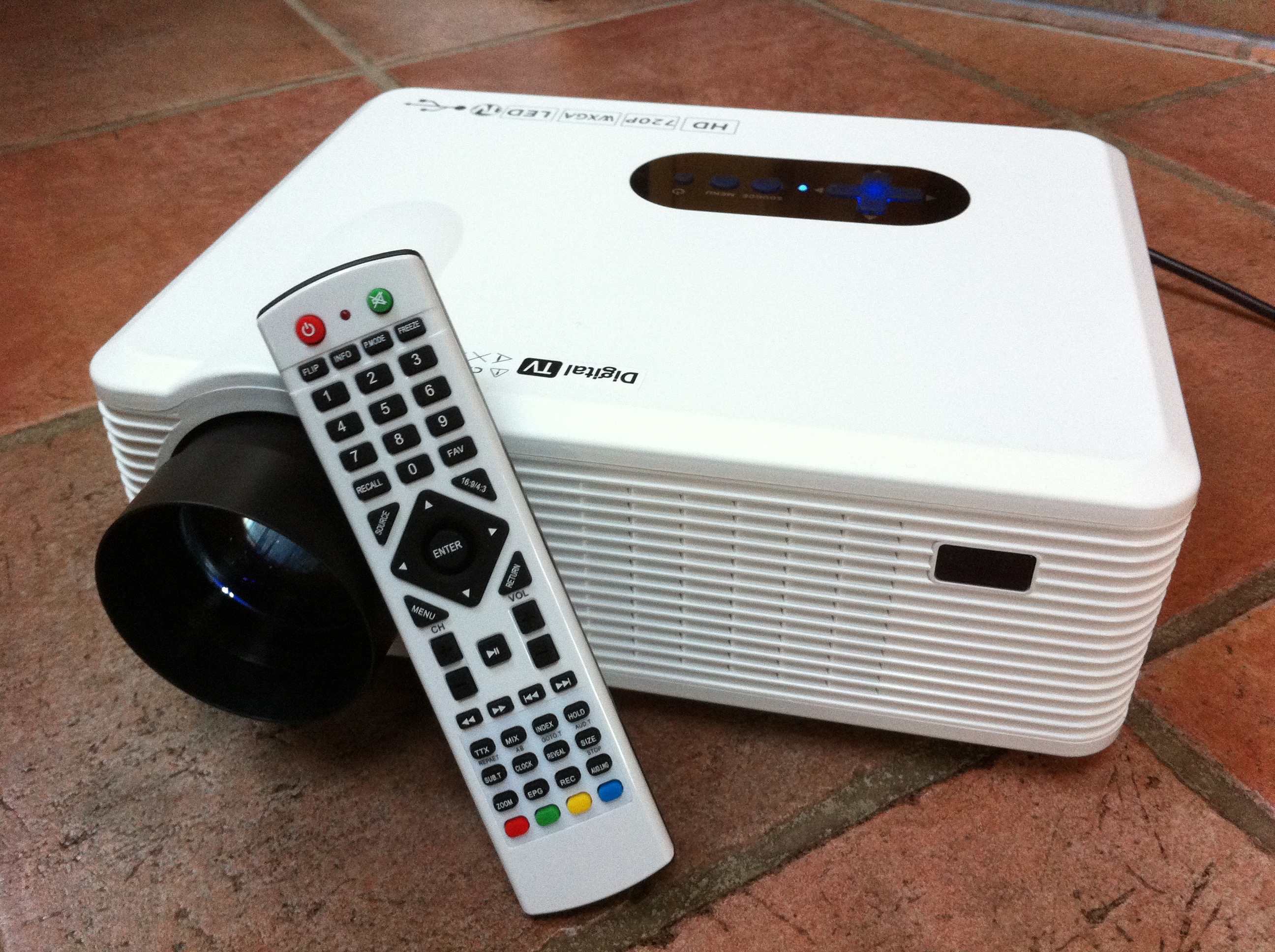 Praxistest: Der Beamer zum Schnäppchenpreis - smartissimo.de